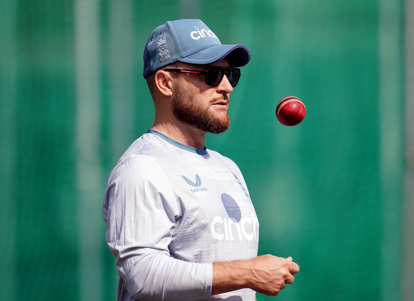 Brendon McCullum tosses a ball | ESPNcricinfo.com