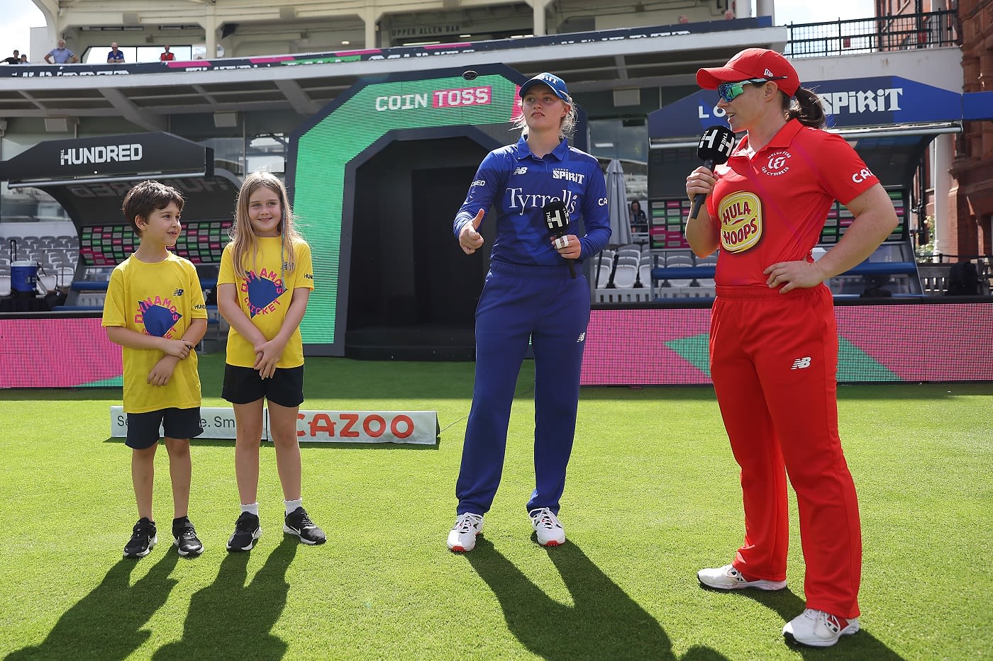 Charlie Dean and Tammy Beaumont at the toss | ESPNcricinfo.com