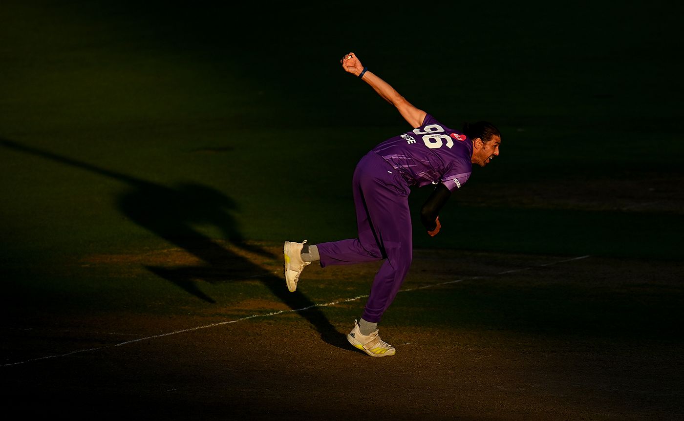 David Wiese bowled tightly through the middle | ESPNcricinfo.com