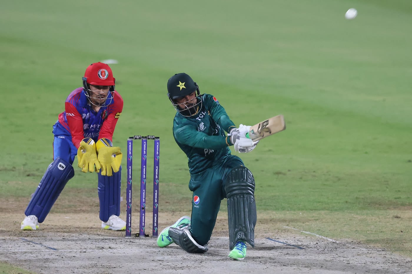 Shadab Khan tees off against the spinners | ESPNcricinfo.com