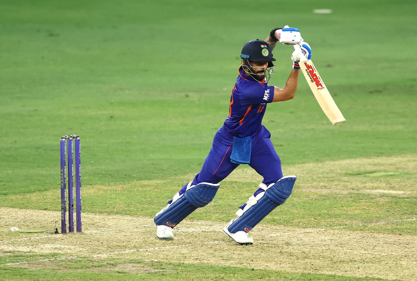 Virat Kohli presents the full face of the bat | ESPNcricinfo.com