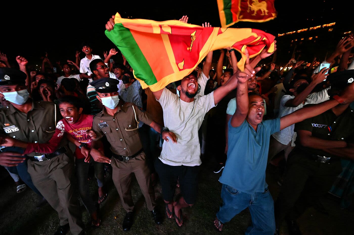 Fans in Colombo erupt after Sri Lanka seal their Asia Cup triumph ...