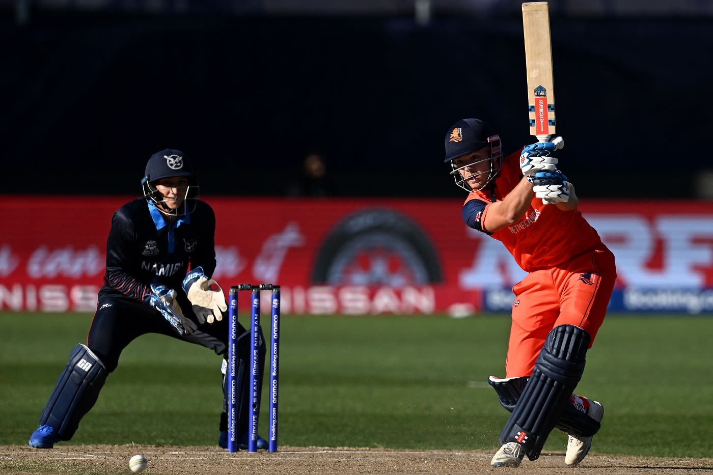 Bas de Leede was the Player of the Match for unbeaten 30 and two ...