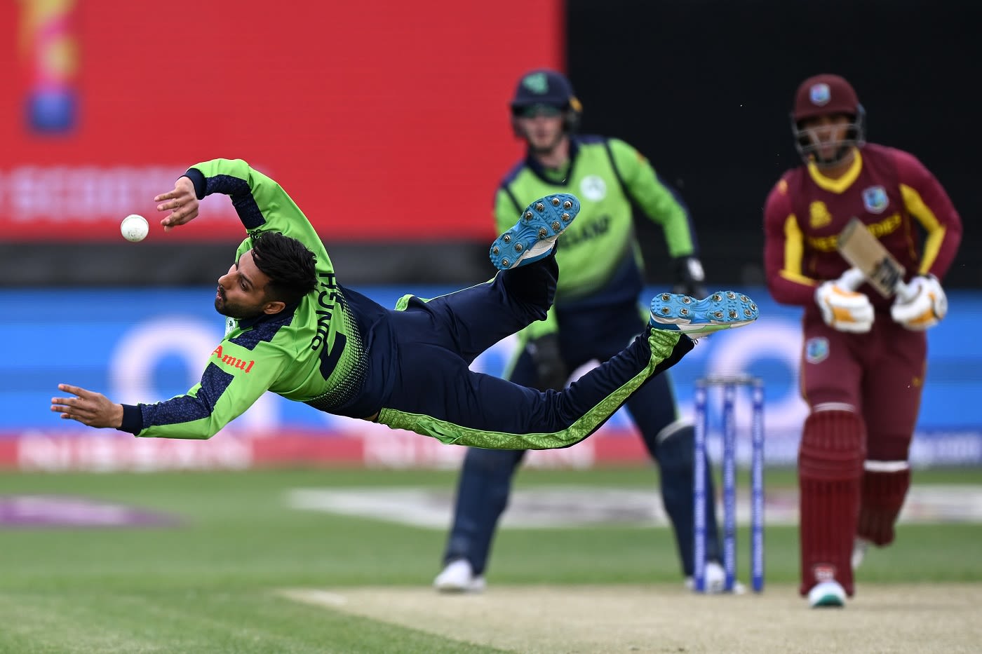 Simi Singh hurt himself trying to take an acrobatic catch ...