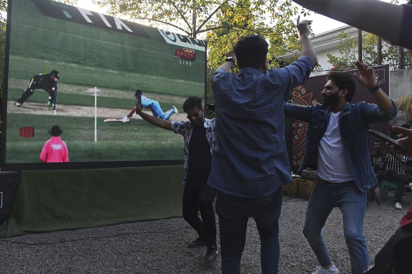 Fans in Lahore celebrate Axar Patel's run-out | ESPNcricinfo.com