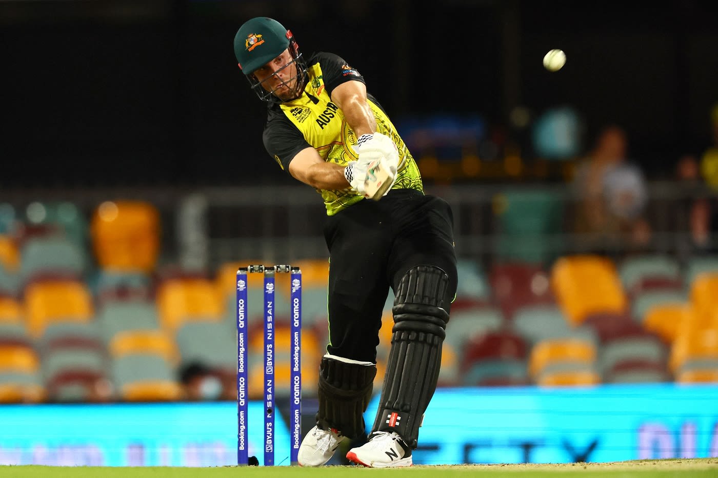 Mitchell Marsh hits a six over midwicket | ESPNcricinfo.com