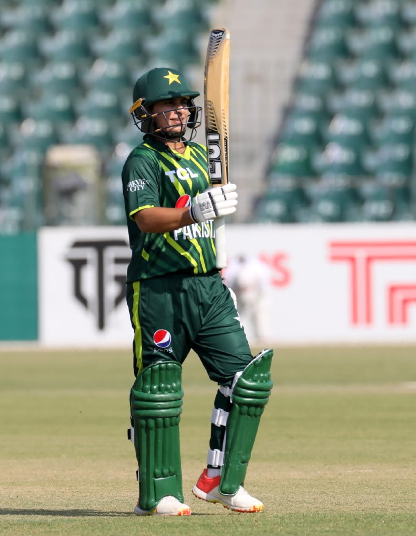 Nida Dar dug Pakistan out of a hole with a quick half-century ...