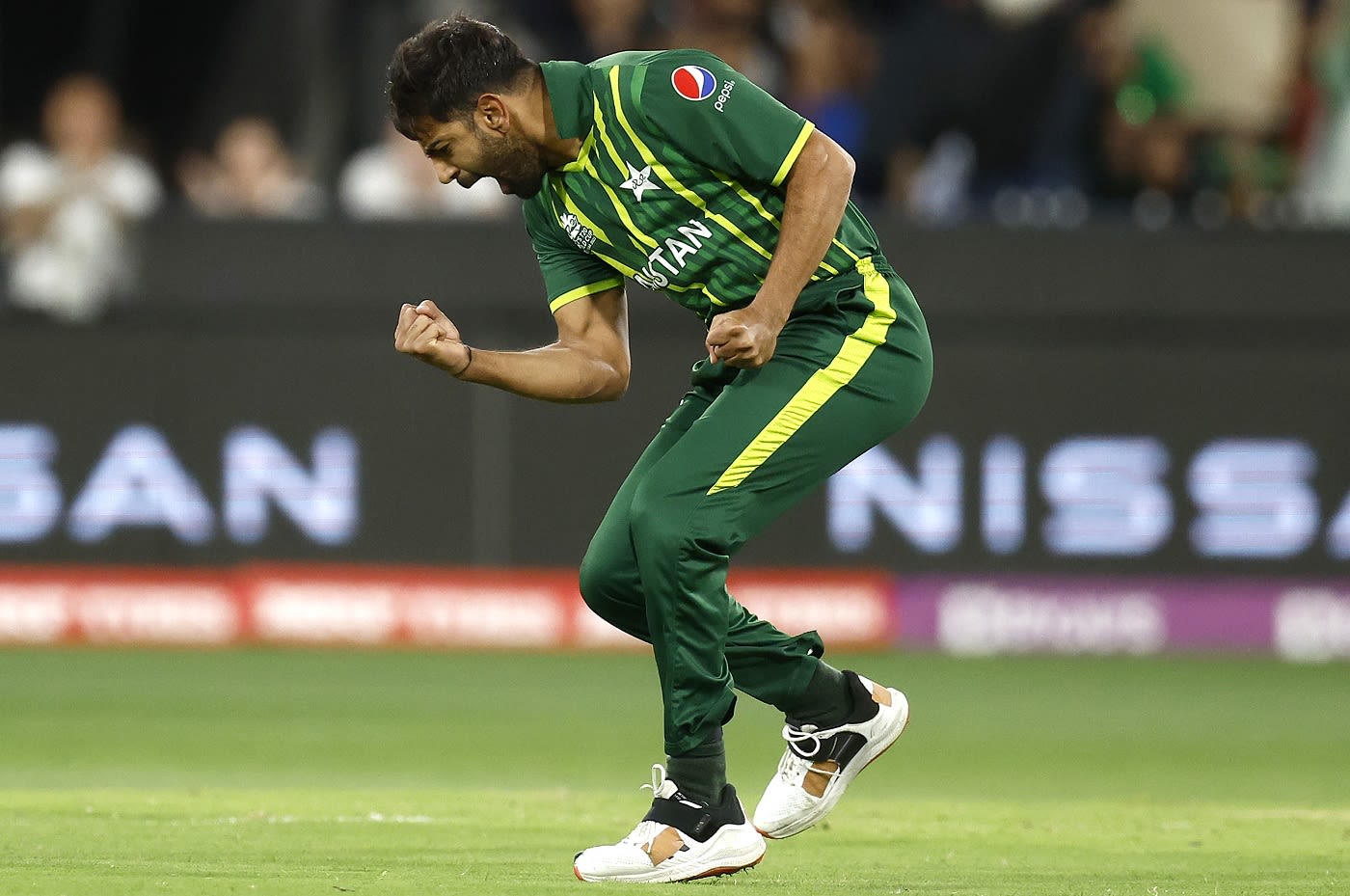 Haris Rauf is pumped after dismissing Phil Salt | ESPNcricinfo.com Haris Rauf is pumped after dismissing Phil Salt | ESPNcricinfo.com