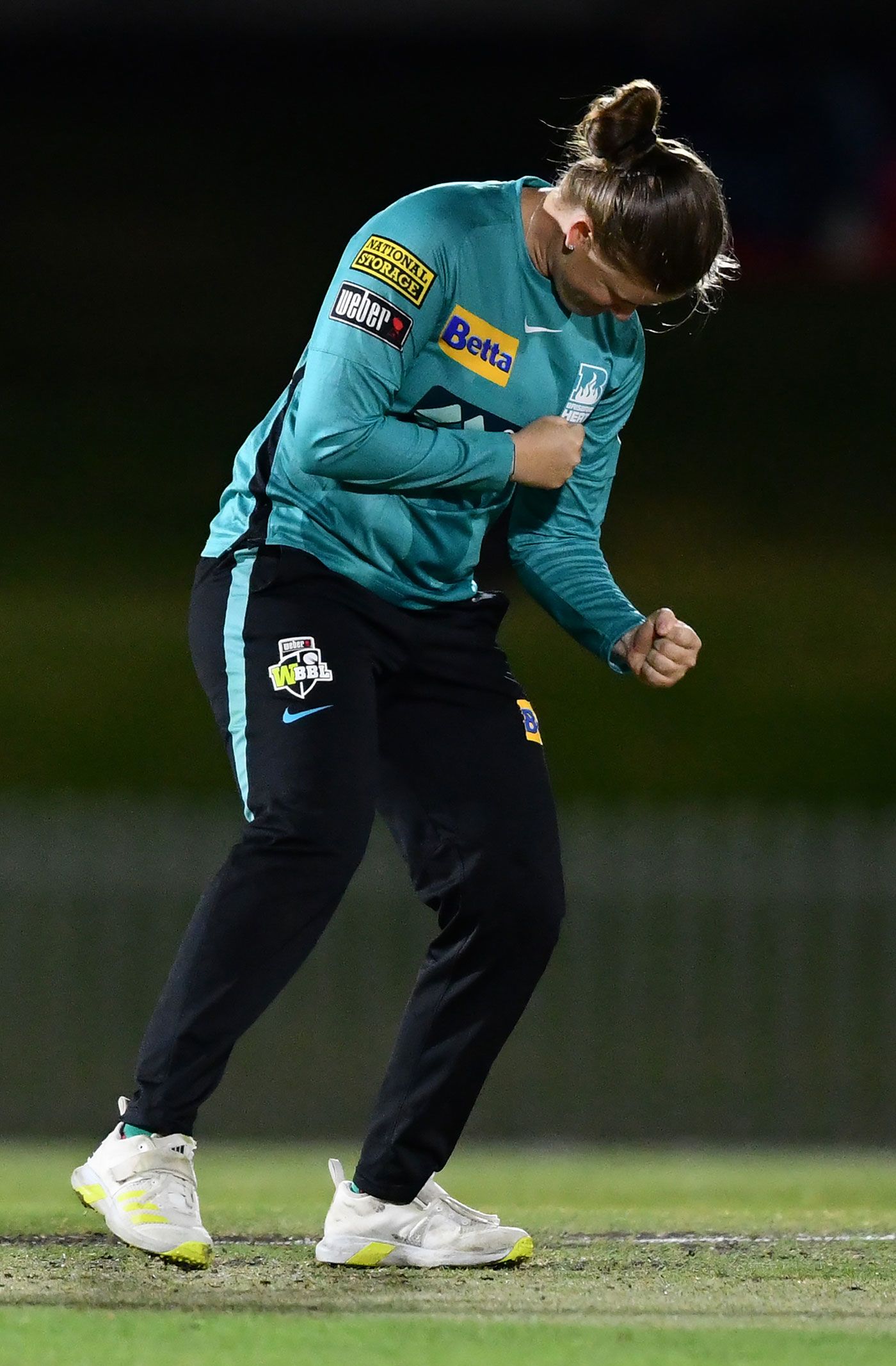 Jess Jonassen helped wrap up victory | ESPNcricinfo.com