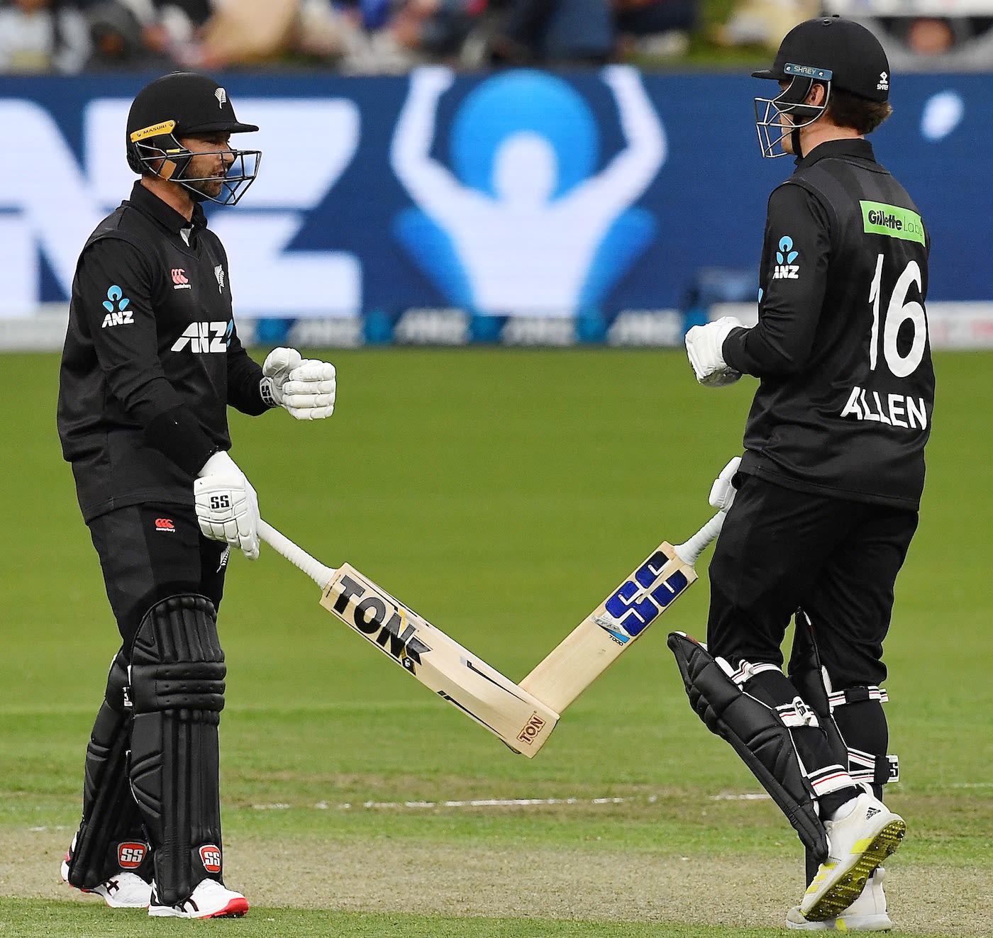 Devon Conway and Finn Allen put on 97 for the first wicket ...