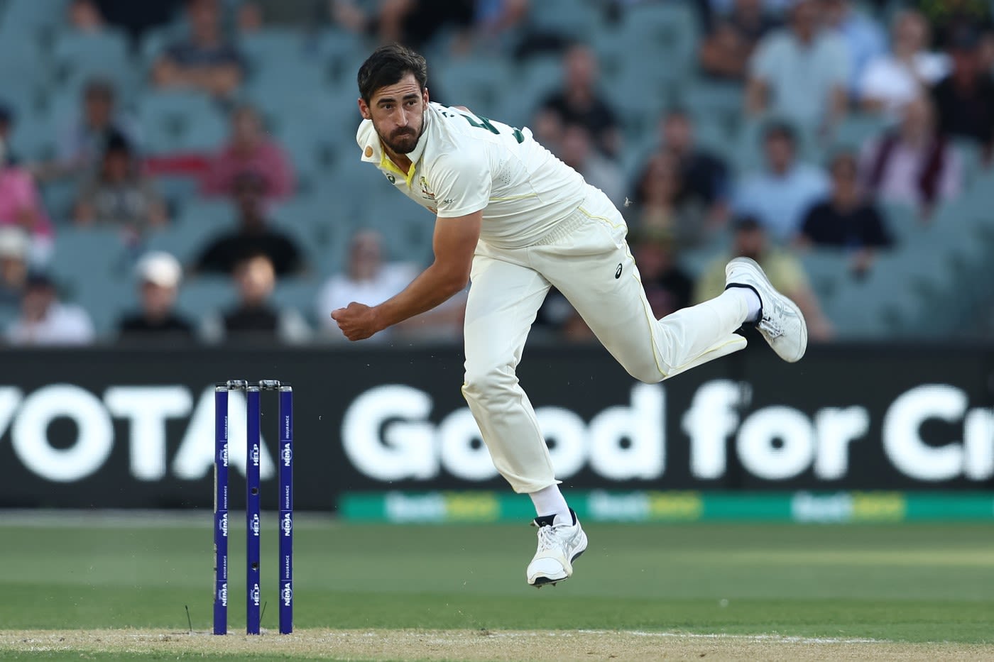 Mitchell Starc bowling under lights | ESPNcricinfo.com