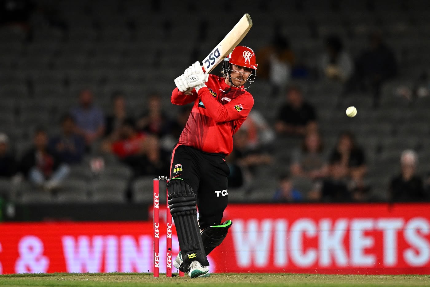 Nic Maddinson powers one down the ground | ESPNcricinfo.com