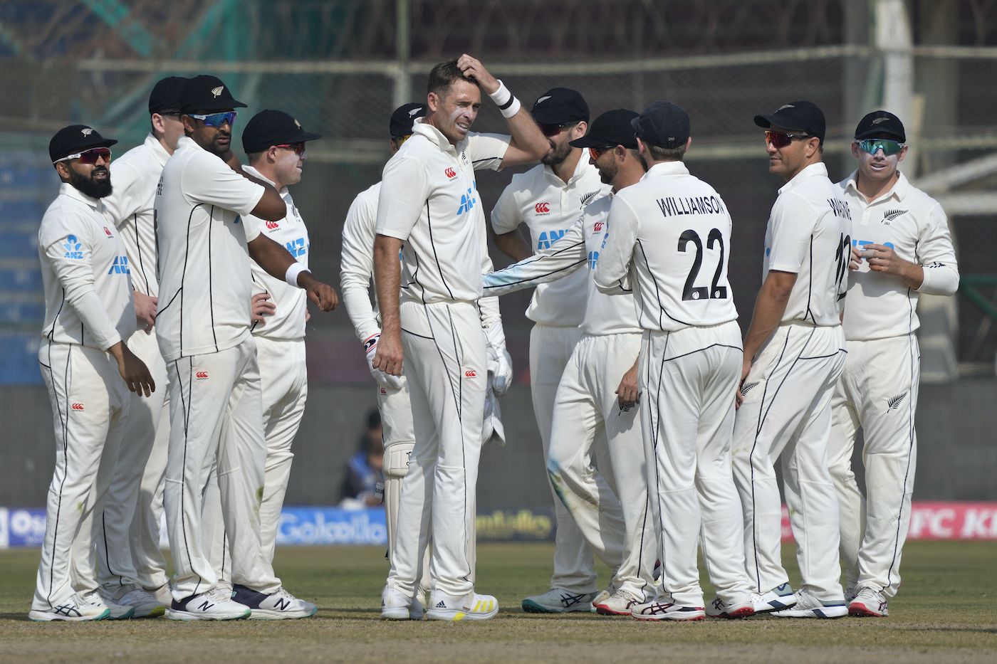 Tim Southee celebrates with his team-mates | ESPNcricinfo.com