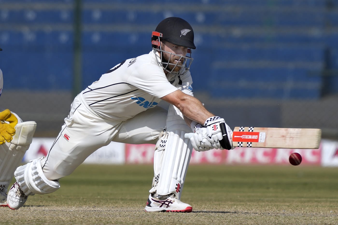 Kane Williamson plays a reverse sweep | ESPNcricinfo.com