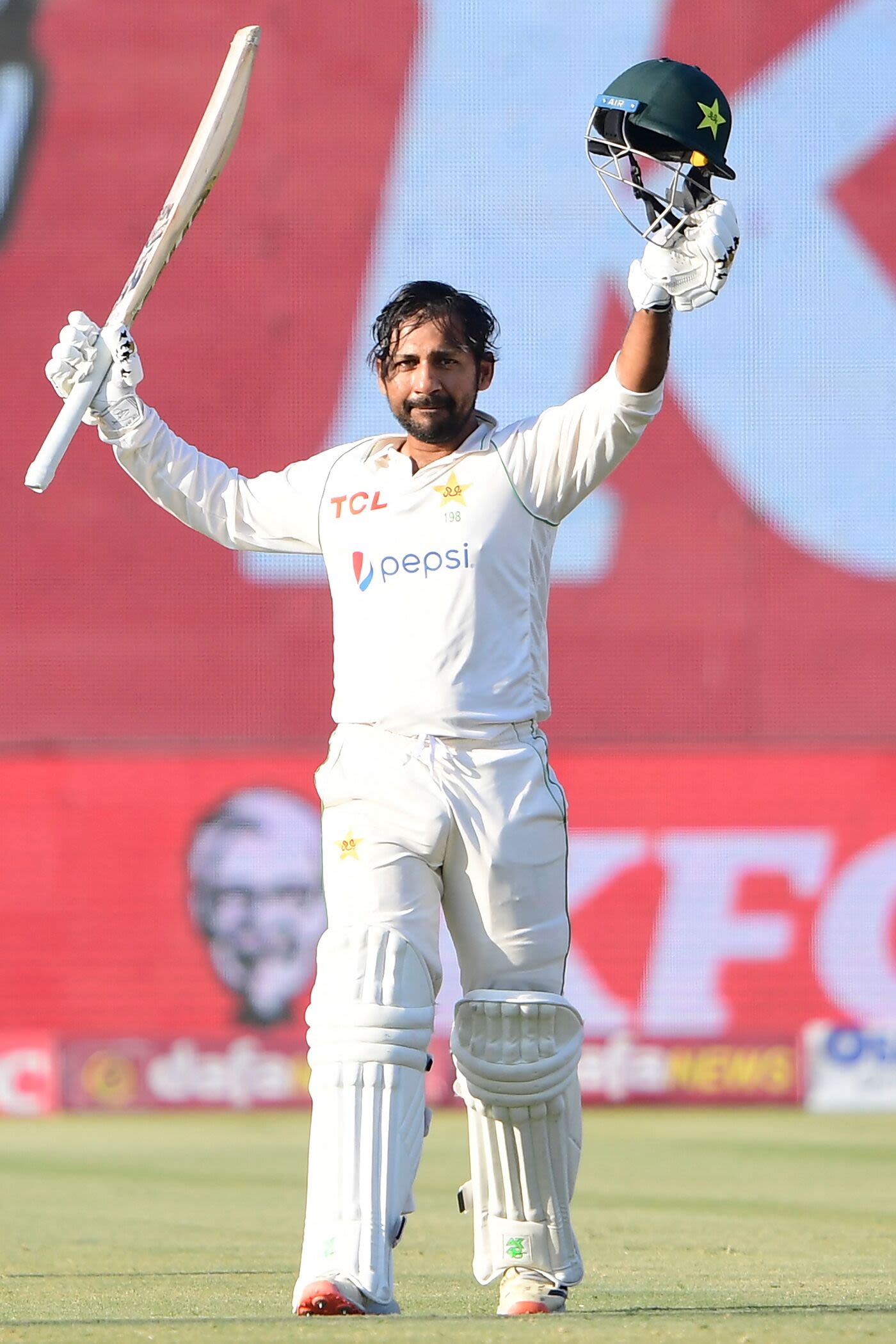 Sarfaraz Ahmed celebrates his fantastic fourth-innings century ...