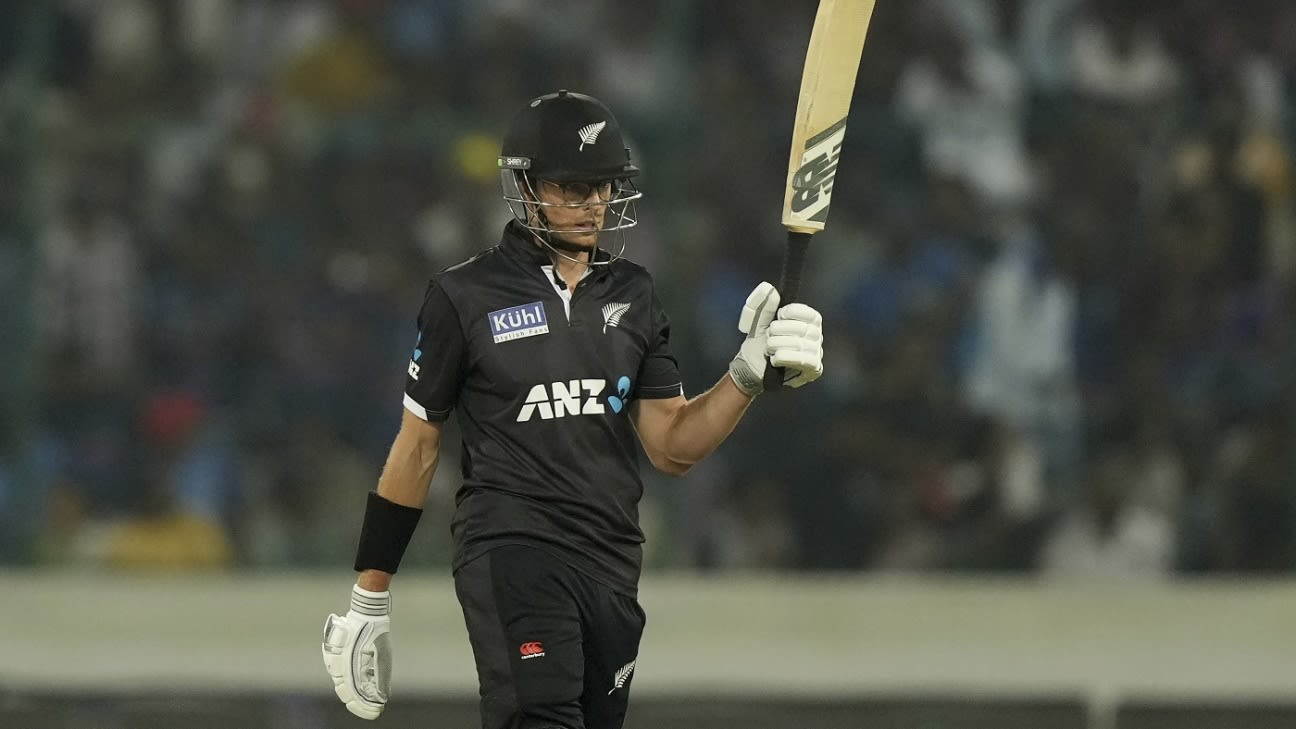 Mitchell Santner flexes his muscles as New Zealand strengthen their ...