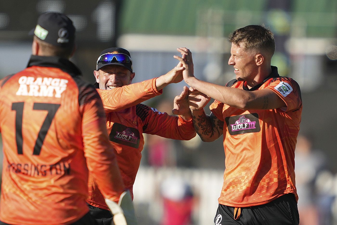 Brydon Carse made a double-breakthrough in the middle overs ...