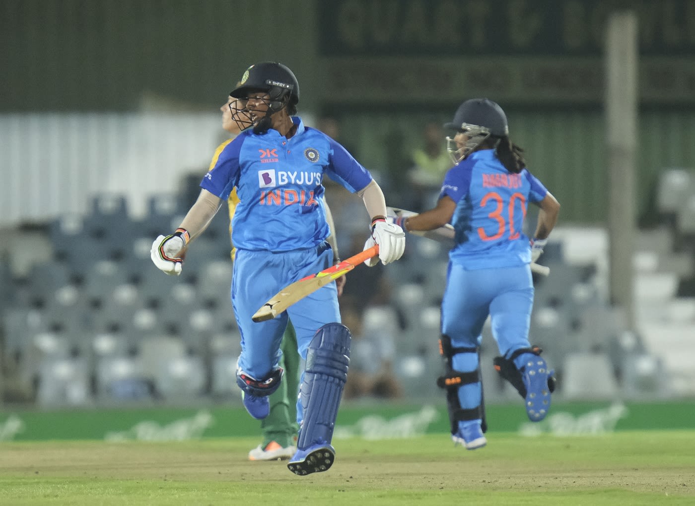 Deepti Sharma sets off for a run | ESPNcricinfo.com