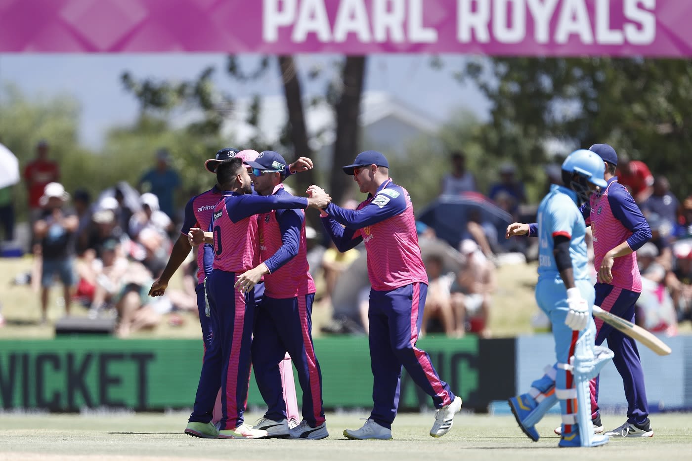 David Miller picked up a stunning catch to send back Kusal Mendis ...