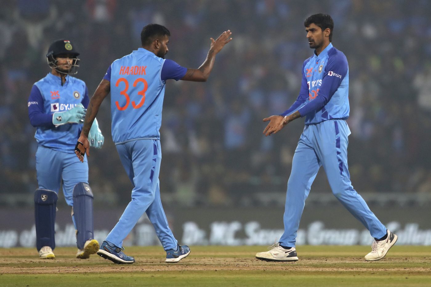 Deepak Hooda celebrates with Hardik Pandya | ESPNcricinfo.com