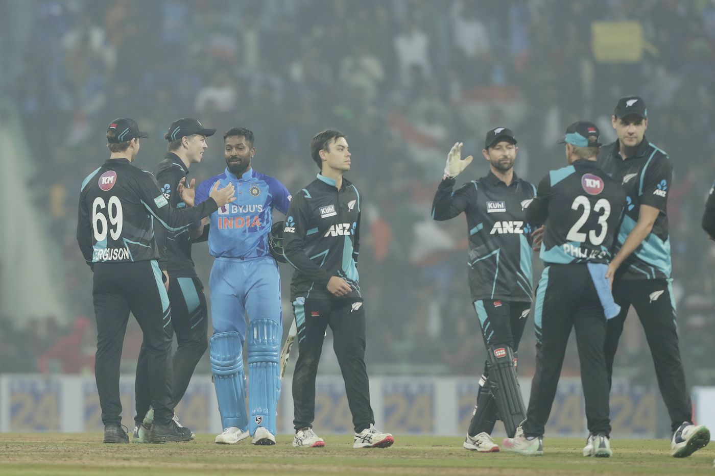 Hardik Pandya and New Zealand's fielders shake hands after the game | ESPNcricinfo.com