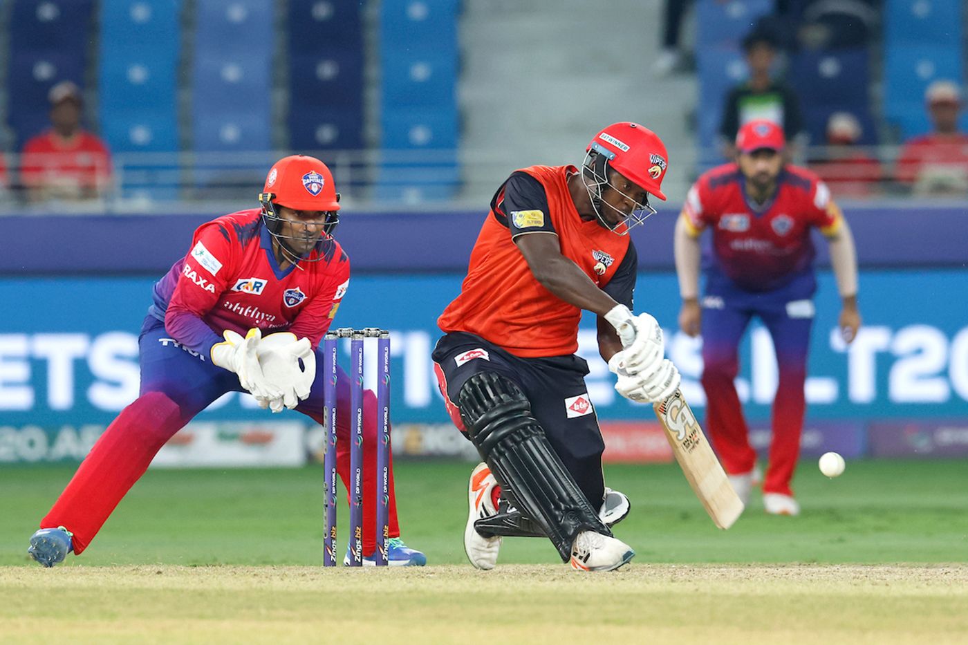 Sherfane Rutherford hit five consecutive sixes off Yusuf Pathan ...