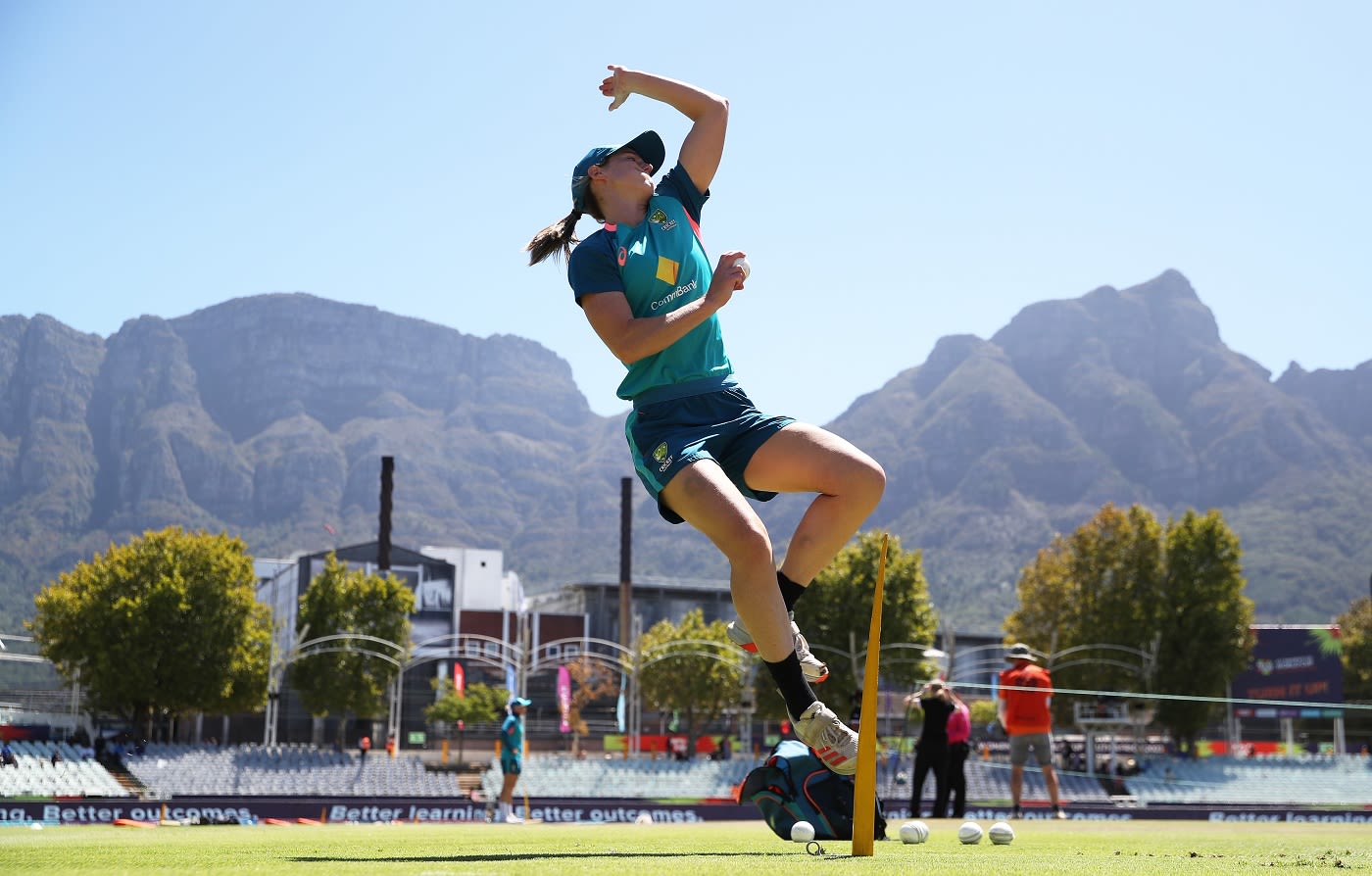 Ellyse Perry in practice before the semi-final | ESPNcricinfo.com