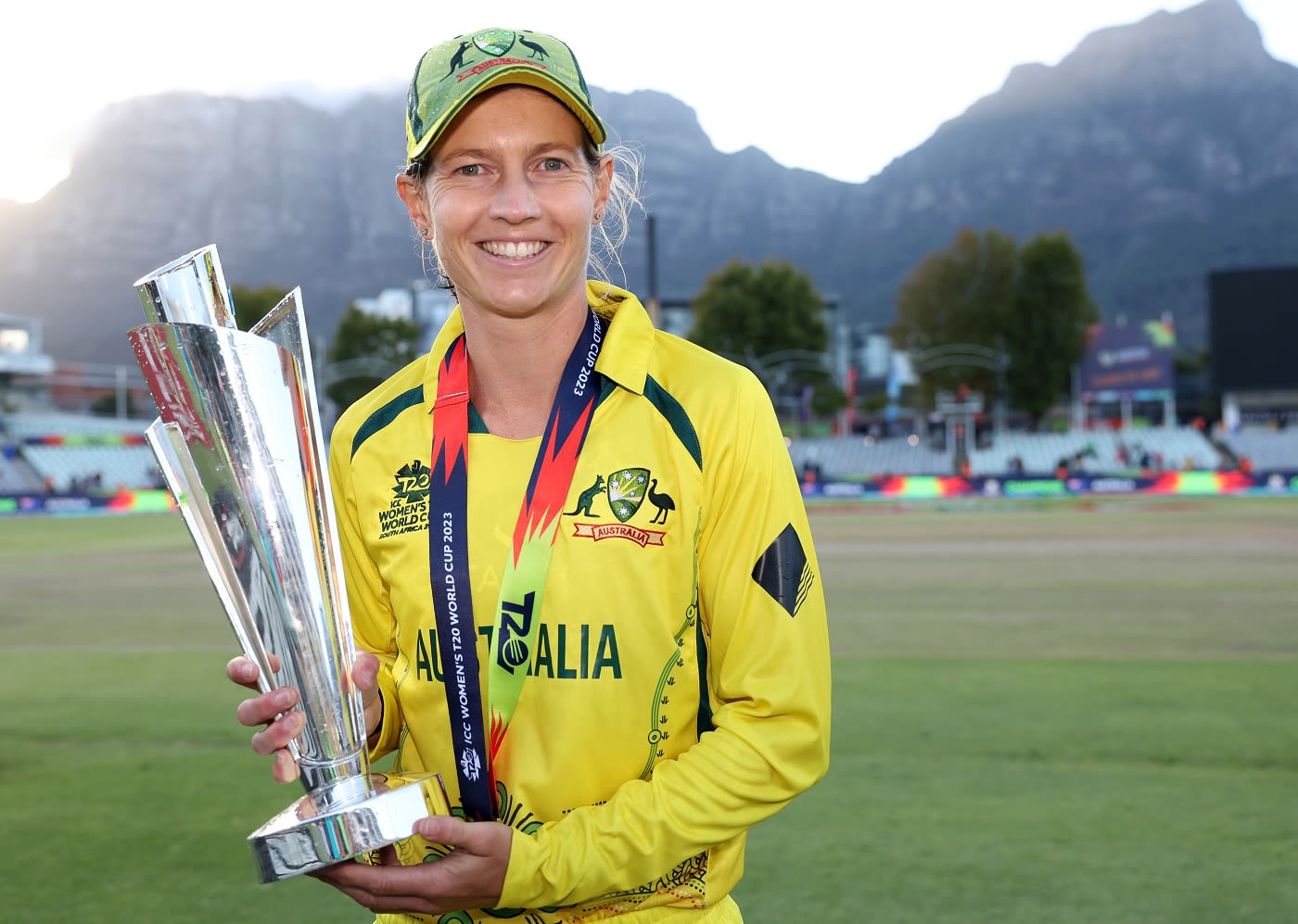Meg Lanning with her fourth T20 World Cup trophy | ESPNcricinfo.com