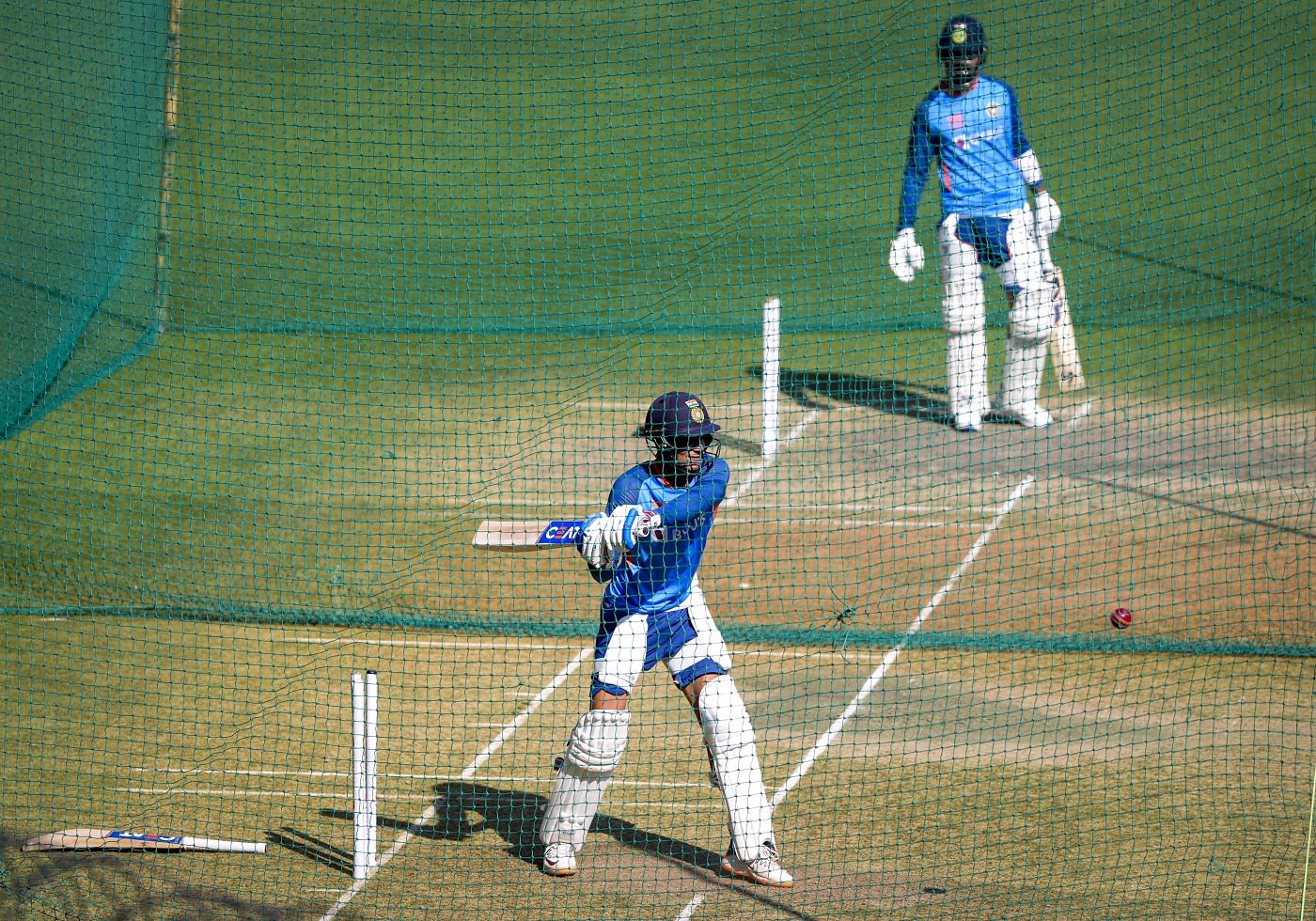 KL Rahul and Shubman Gill bat in adjacent nets in Indore | ESPNcricinfo.com