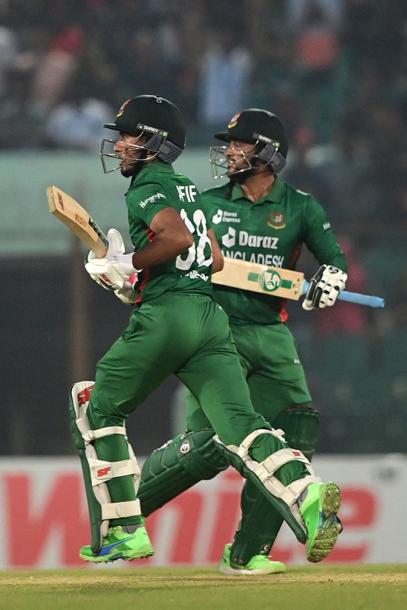 Afif Hossain and Shakib Al Hasan saw Bangladesh home | ESPNcricinfo.com