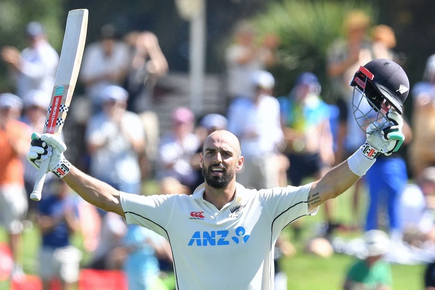 Daryl Mitchell celebrates his century | ESPNcricinfo.com