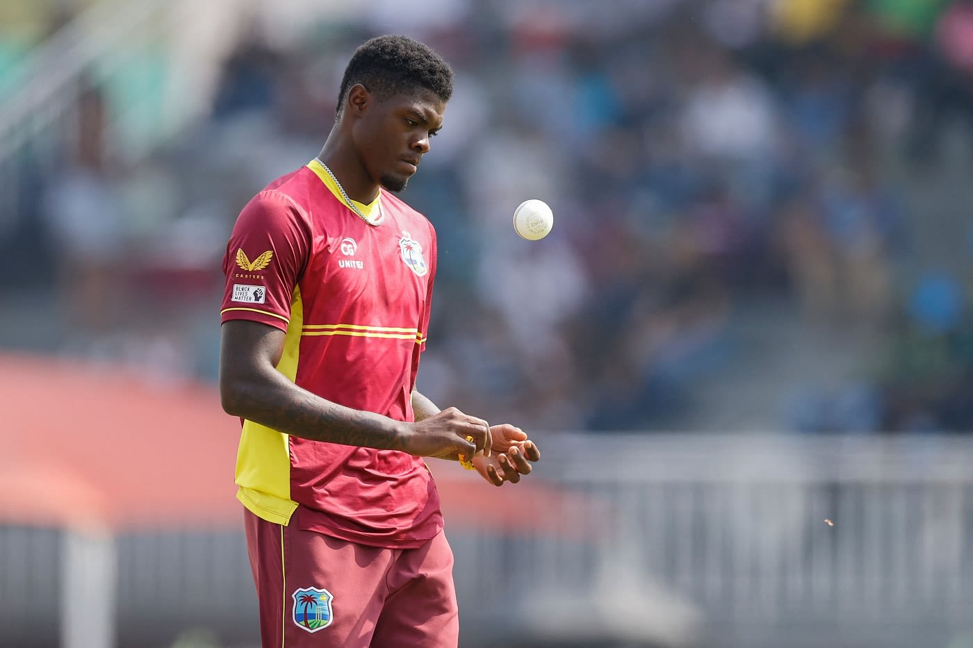 Alzarri Joseph gets ready to bowl | ESPNcricinfo.com