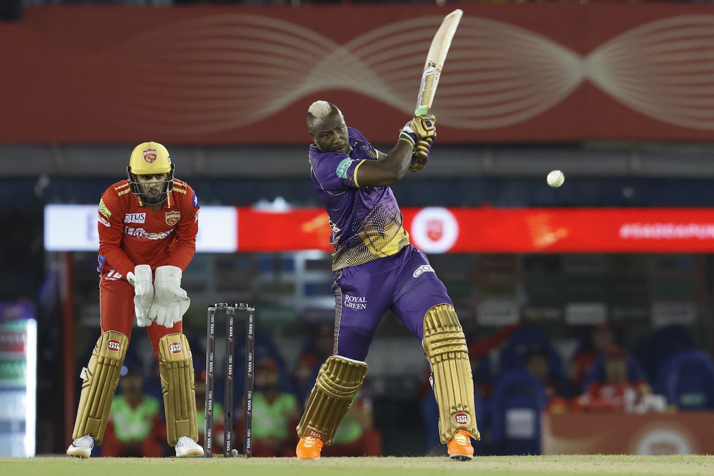 Andre Russell powers one away | ESPNcricinfo.com