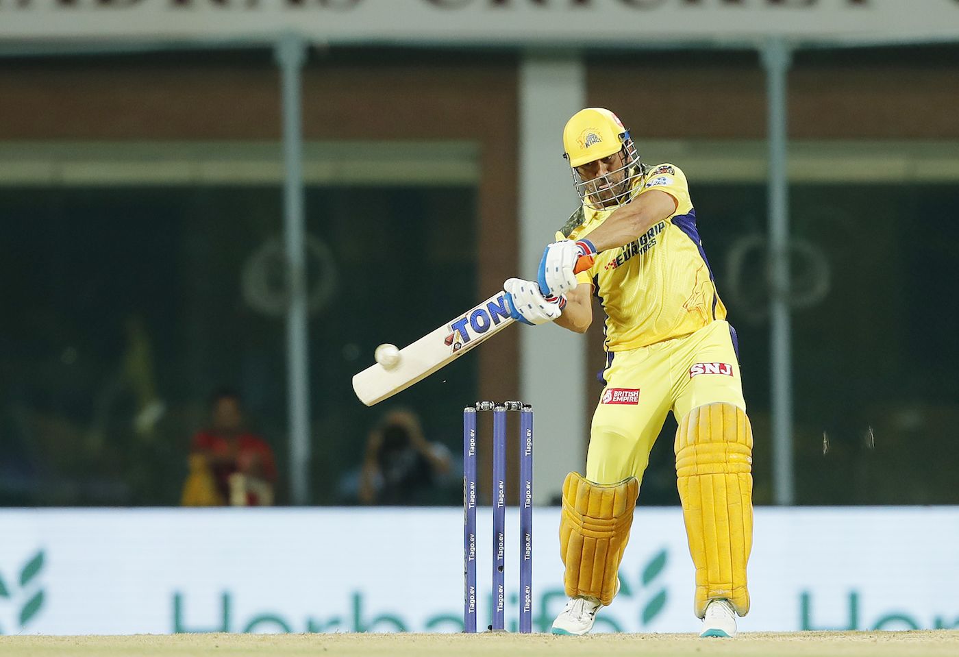 MS Dhoni hit his first ball for six | ESPNcricinfo.com