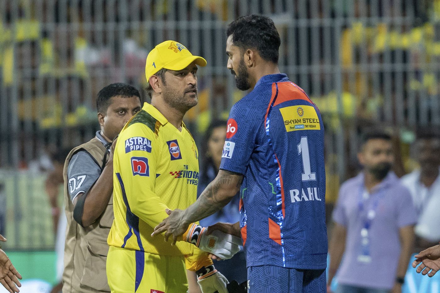 MS Dhoni and KL Rahul shake hands after the game | ESPNcricinfo.com
