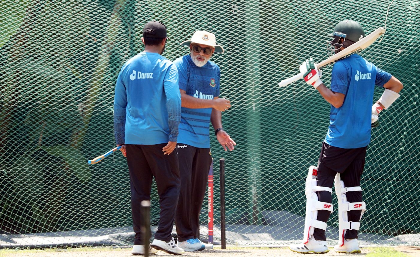 Chandika Hathurusingha is on the job | ESPNcricinfo.com