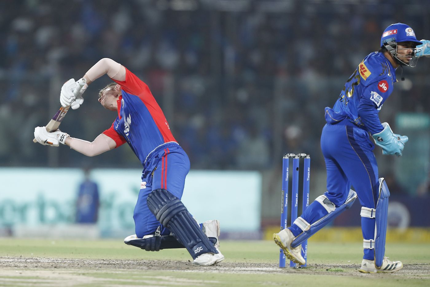 David Warner falls over after playing a shot | ESPNcricinfo.com