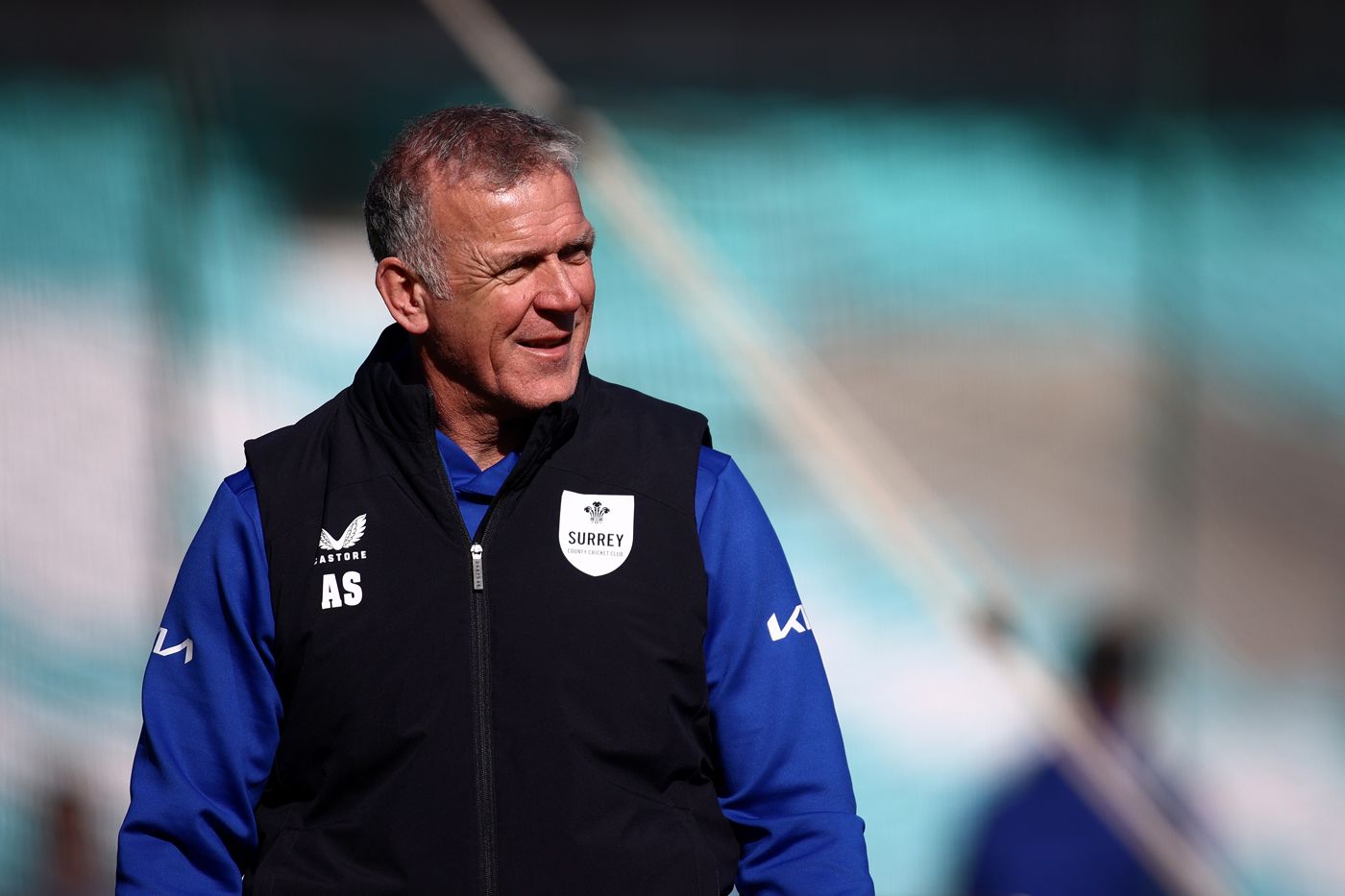 Alec Stewart supervises Surrey's warm-up | ESPNcricinfo.com