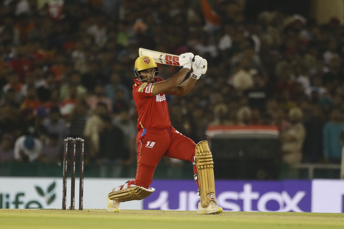 M Shahrukh Khan goes into muscle mode | ESPNcricinfo.com