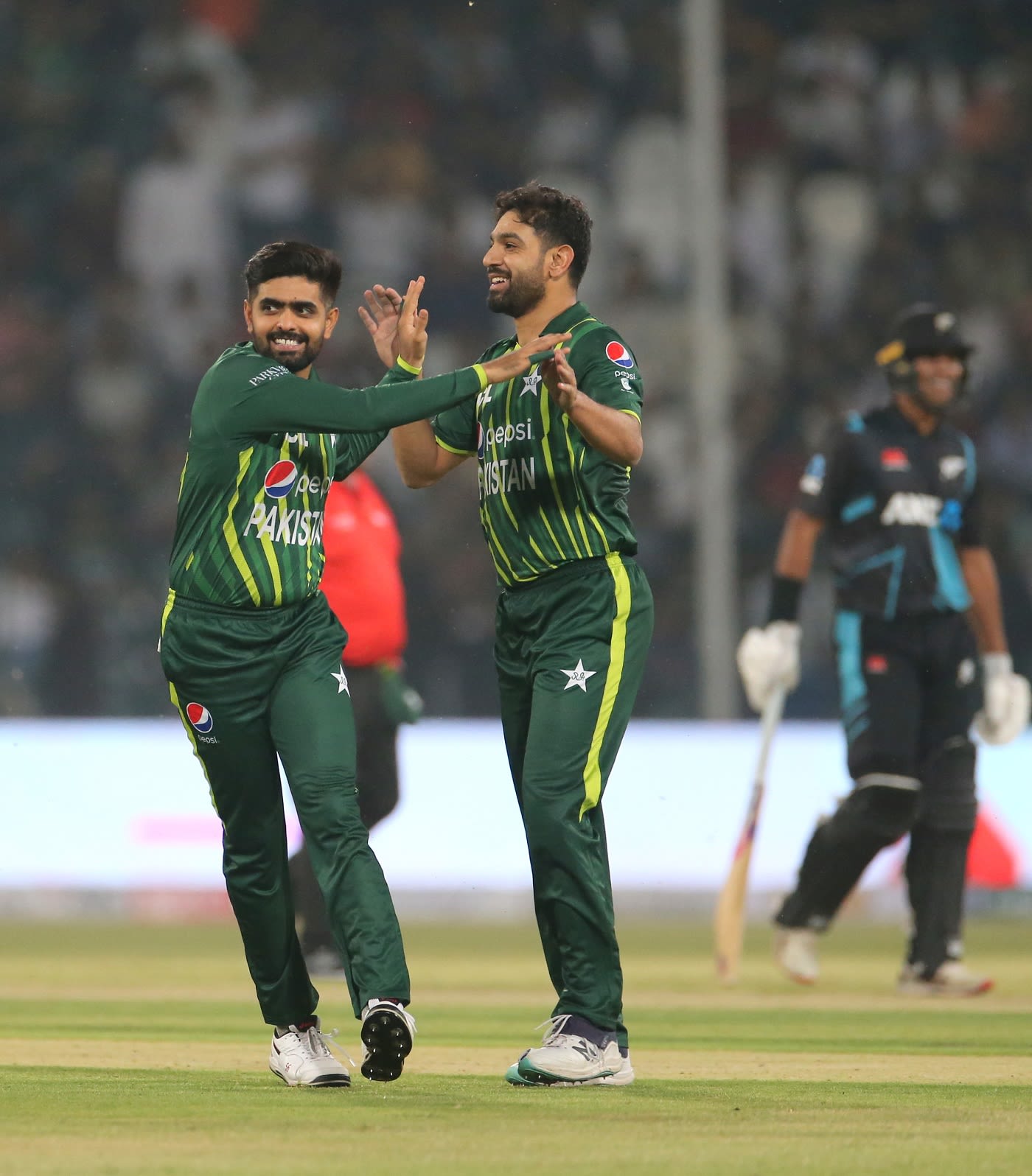 Haris Rauf picked up career-best T20I figures as Pakistan blew away New ...