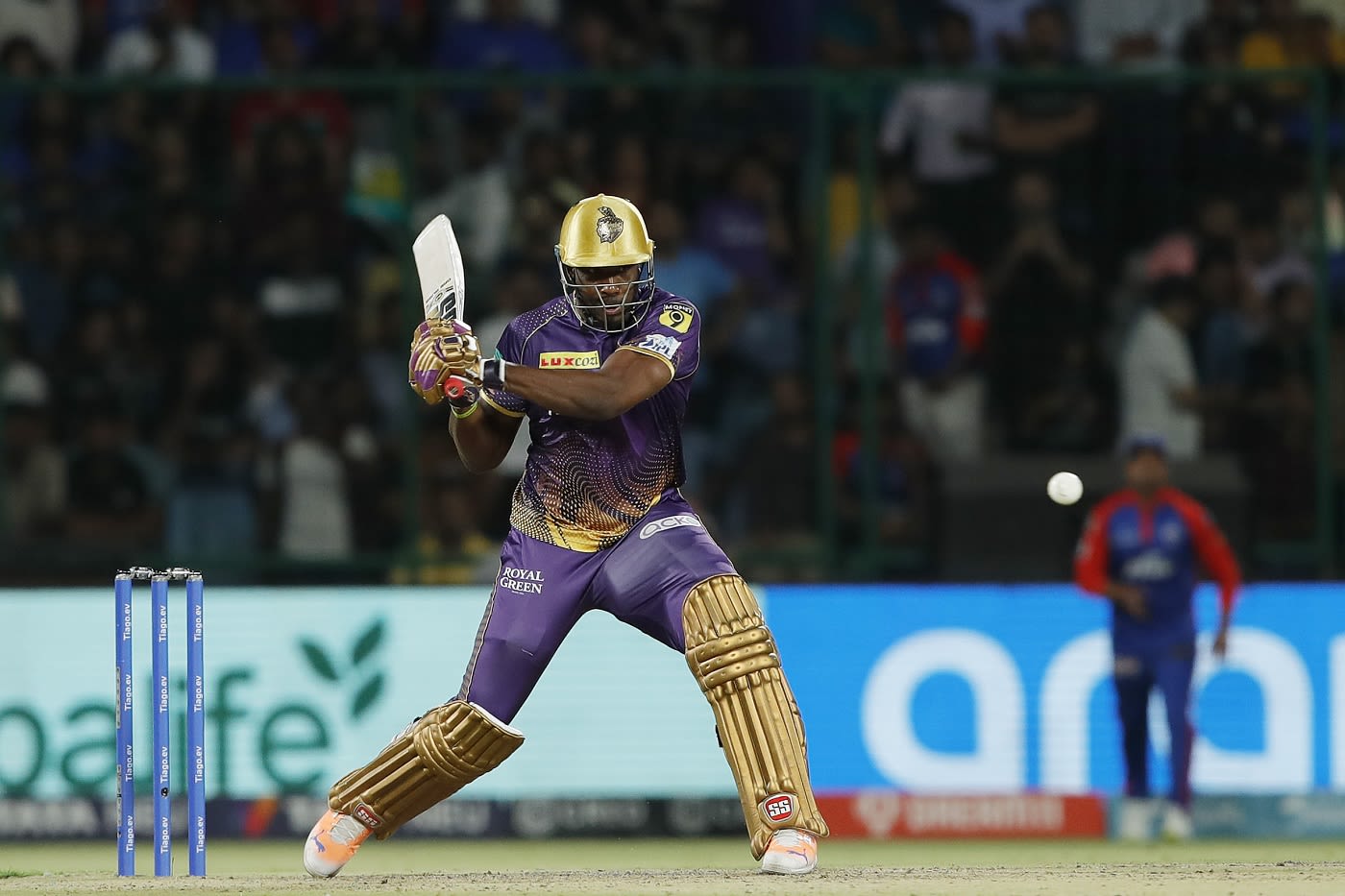 Andre Russell lines up to thrash the ball | ESPNcricinfo.com