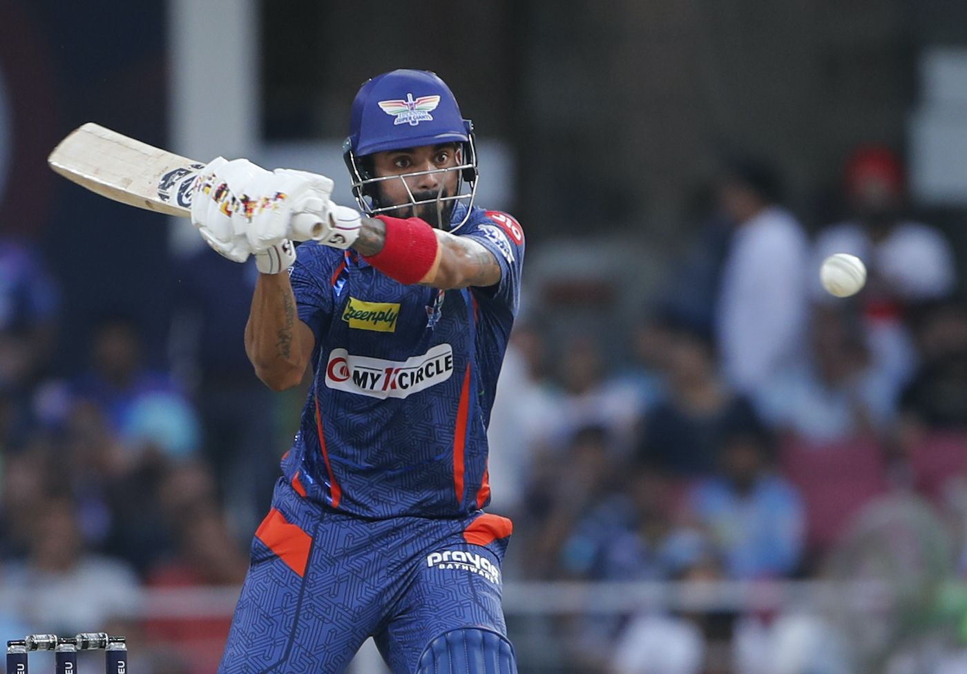 A wide-eyed KL Rahul shapes up for the pull shot | ESPNcricinfo.com