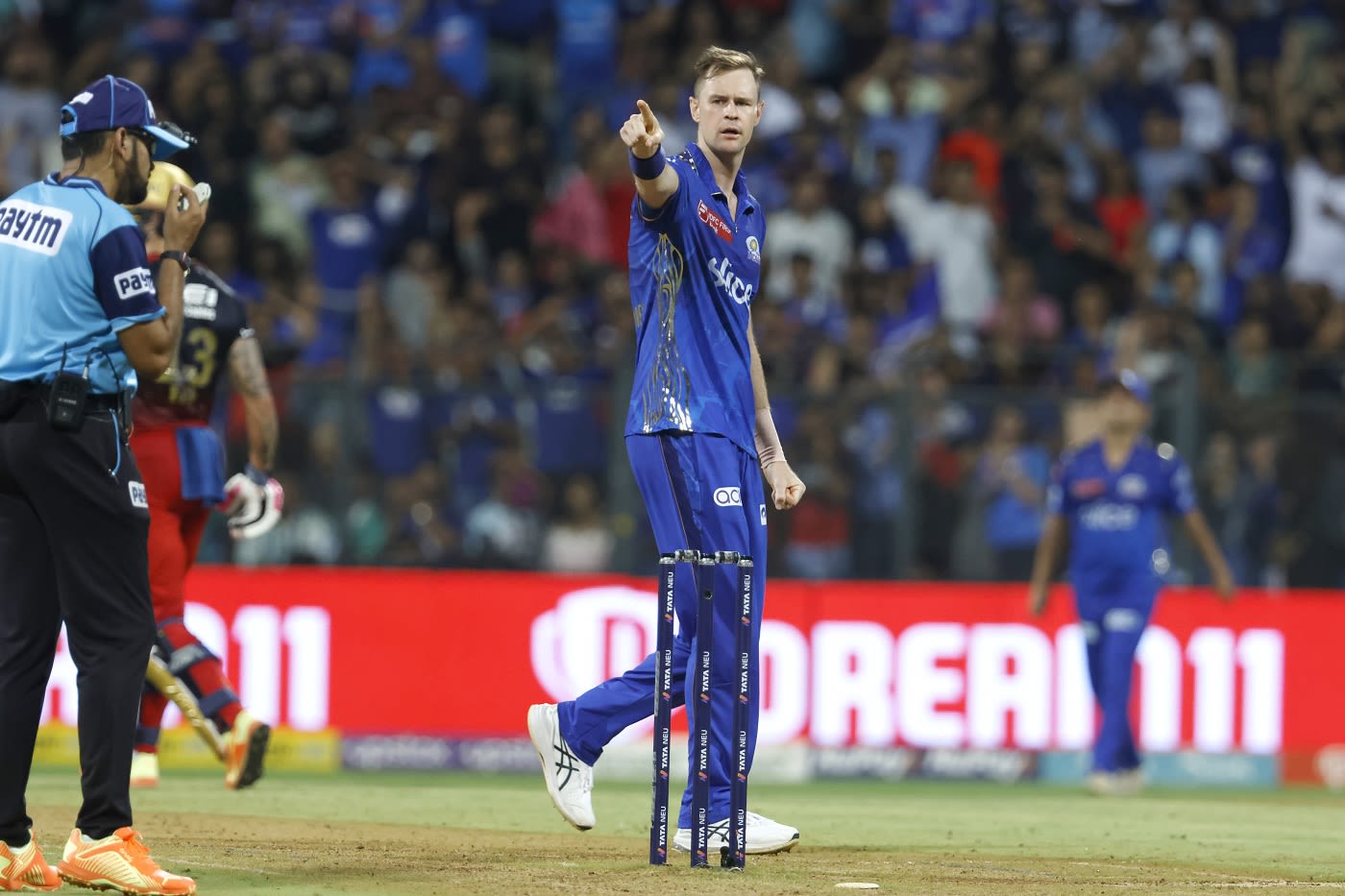 Jason Behrendorff celebrates the big wicket of Glenn Maxwell ...