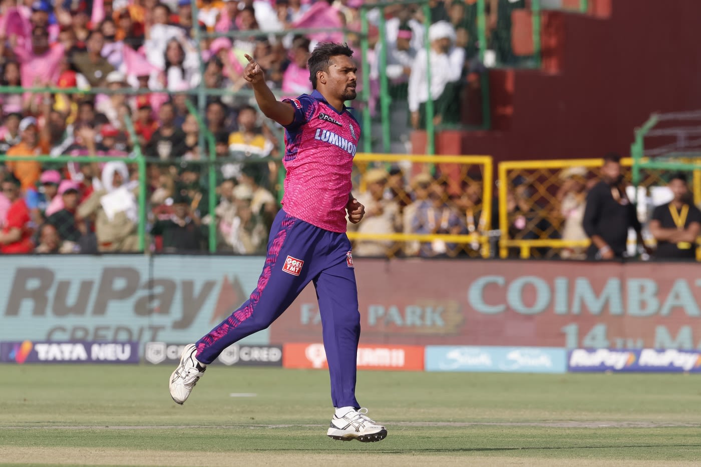 Sandeep Sharma delivered a scorching yorker to send Glenn Maxwell ...