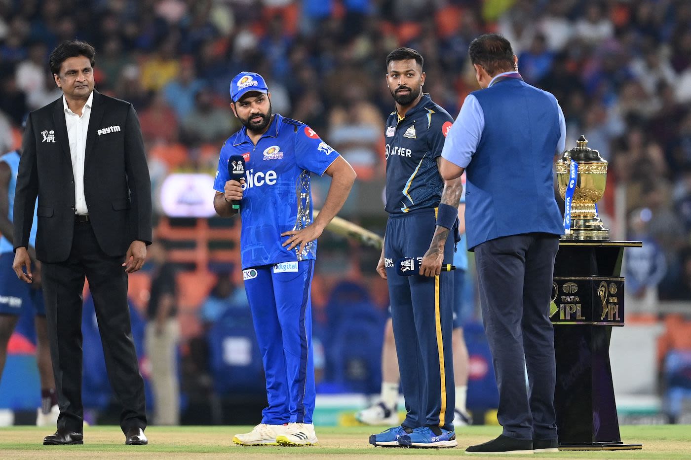 Rohit Sharma won the toss and asked Hardik Pandya to bat first ...