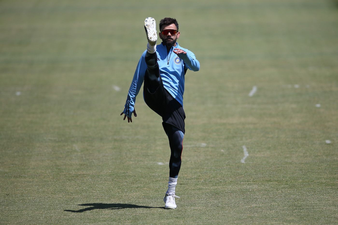 Virat Kohli warms up for India's training session | ESPNcricinfo.com