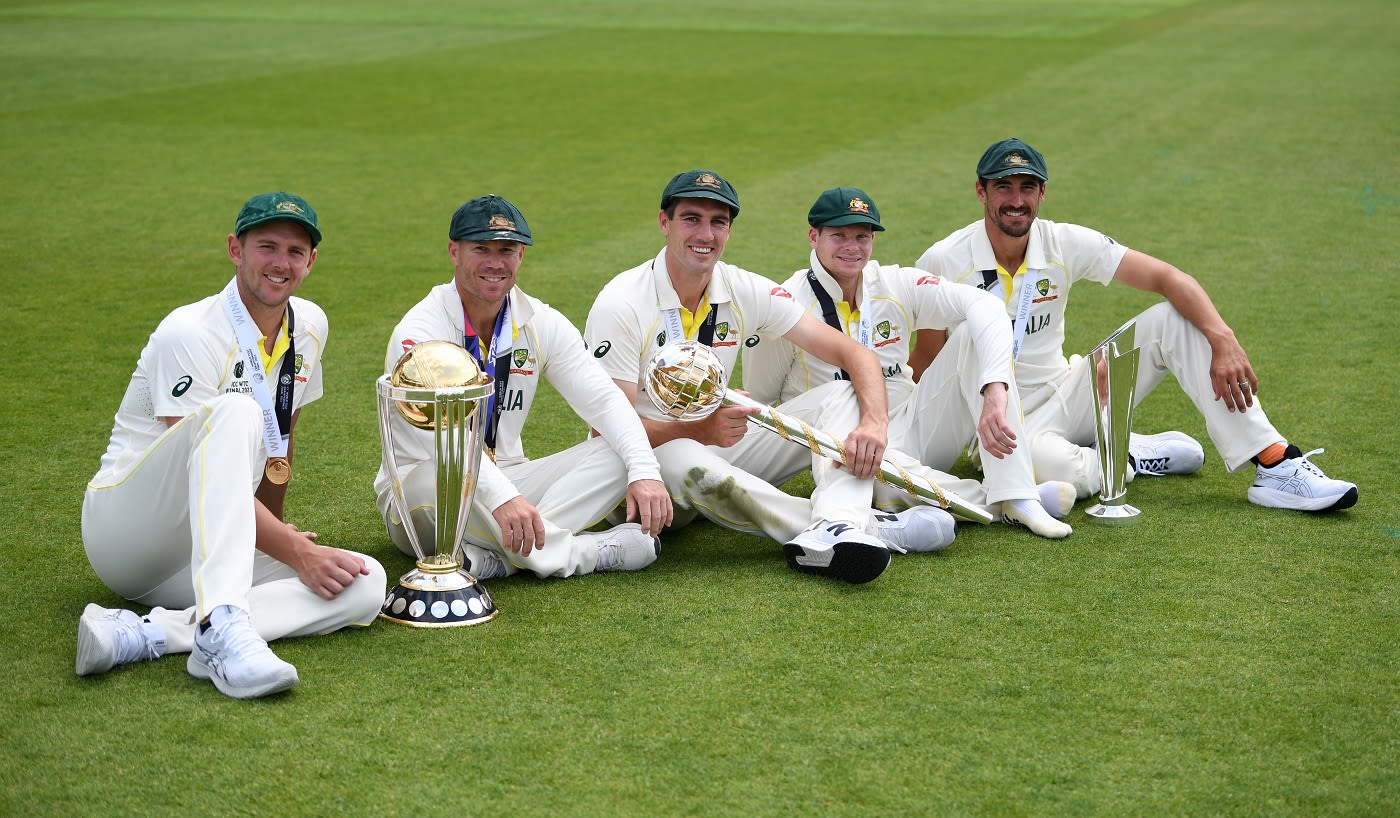 Hazlewood, Warner, Cummins, Smith and Starc pose with the T20 and ODI ...