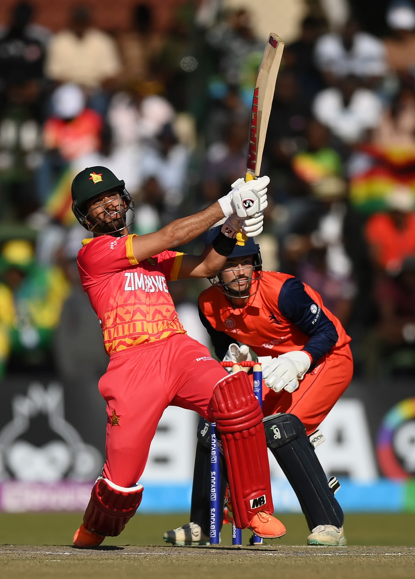 Boom goes Sikandar Raza with a pull | ESPNcricinfo.com