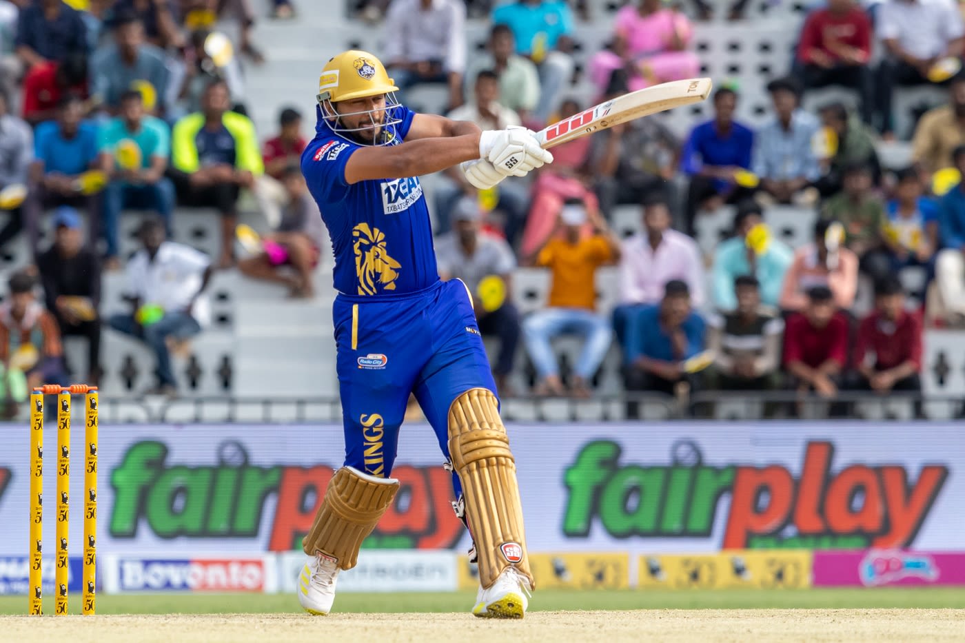 M Shahrukh Khan muscles a six over the leg side | ESPNcricinfo.com