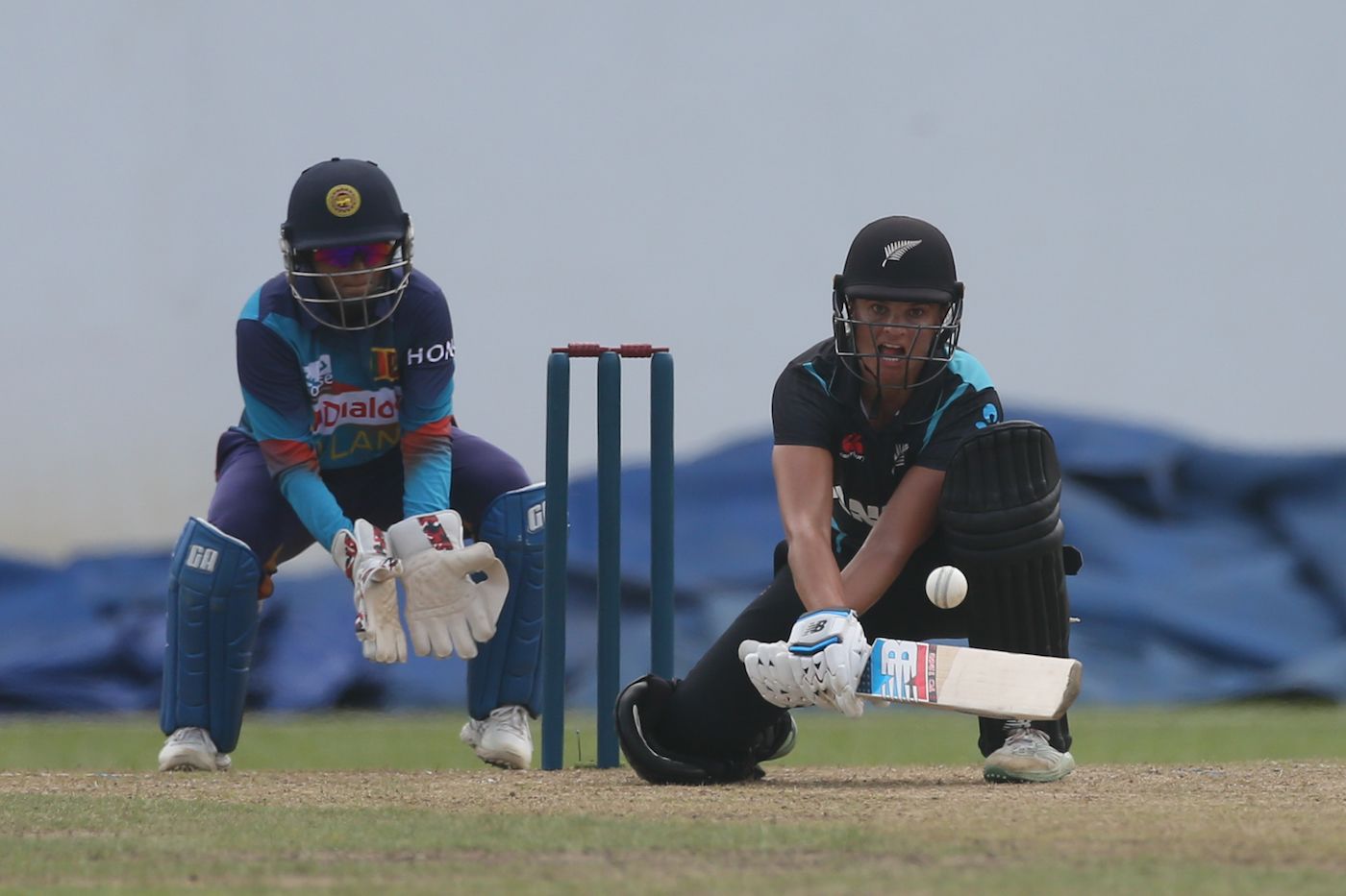 Suzie Bates led the chase with her knock of 44 | ESPNcricinfo.com